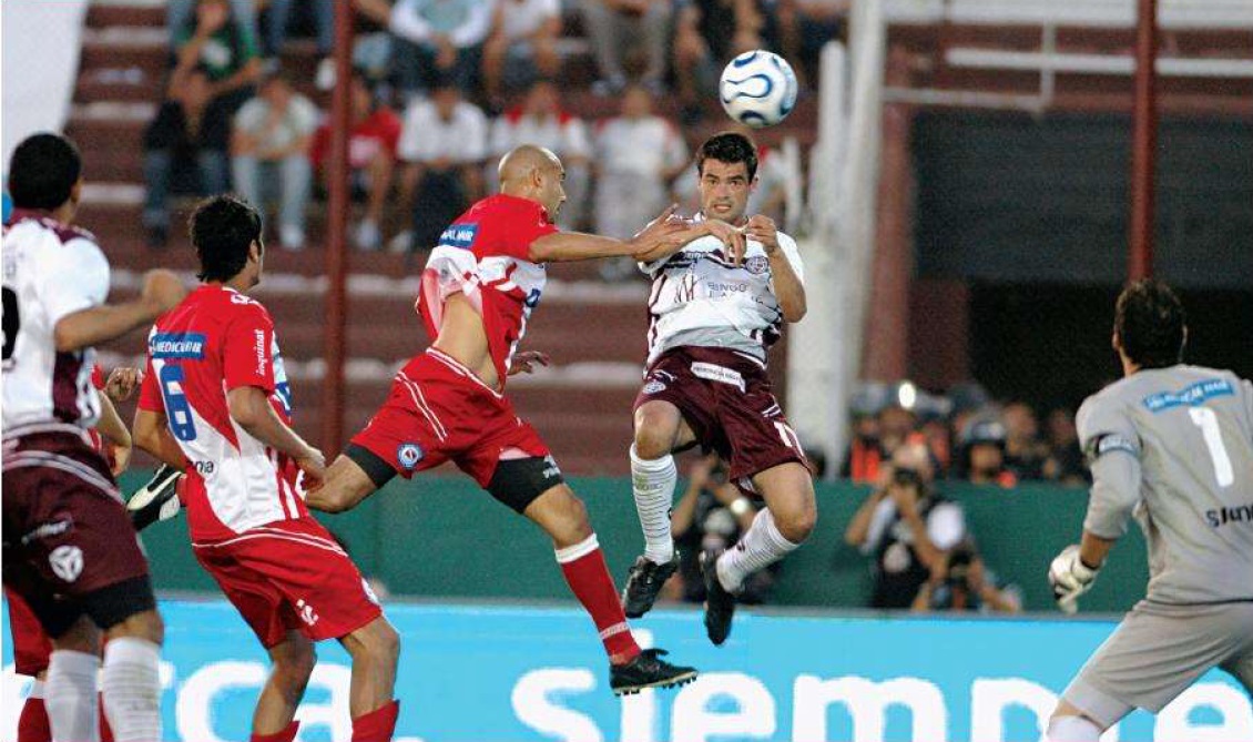Mesmo com Germán Cano no banco, há 15 anos o Lanús era pela 1ª vez ...